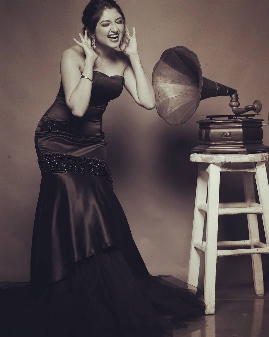 Bhoomi Trivedi - Known For Her Bollywood Songs "Ram Chahe Leela" From ...