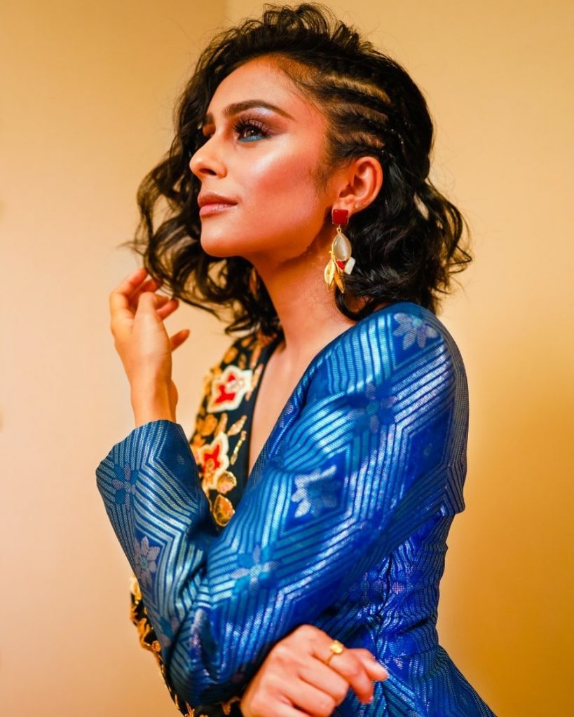 Pragathi Guruprasad - A Singaporean-born American Playback Singer . - Talentsofworld Articles
