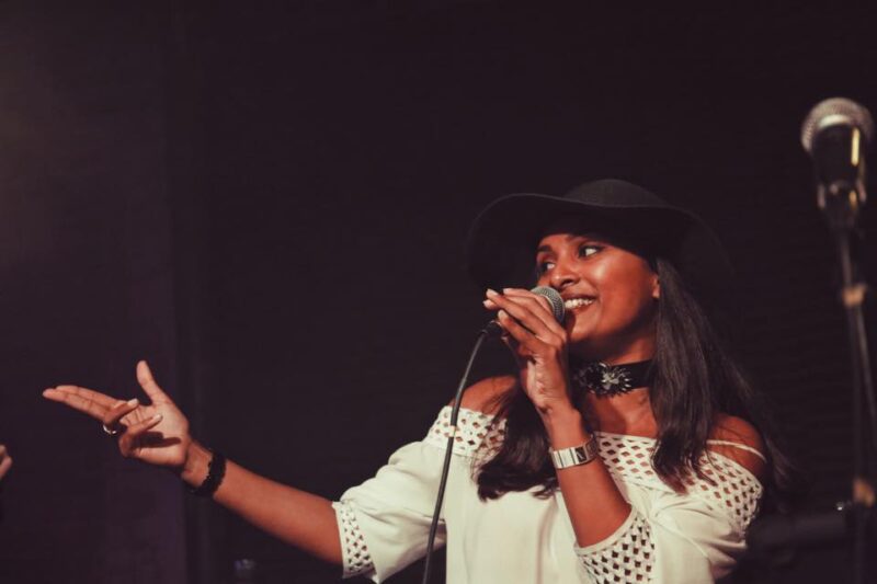 SuVi - An Indian Singer With Sri Lankan Roots. - Talentsofworld Articles