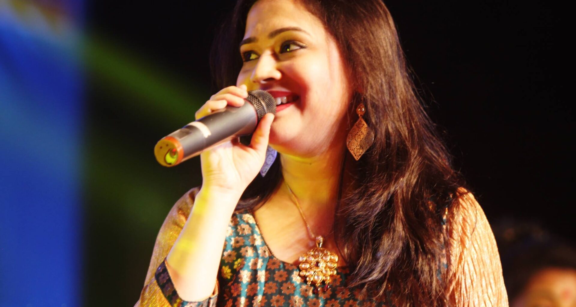 Bela Shende is an Indian playback singer. – Talentsofworld Articles